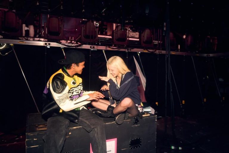 Rosé & Bruno Mars Spark Global Frenzy with Surprise Performance at ...