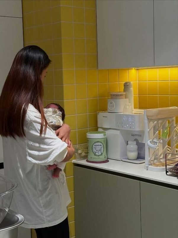 Lee Si-young Celebrates Her Premature Baby’s Milestone: “From 1.9kg to ...