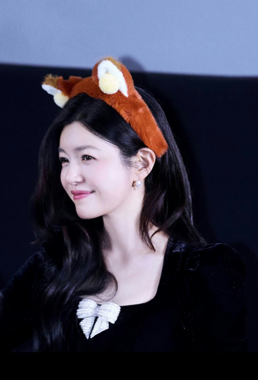 The Unbelievable Skin Condition of Michelle Chen at 42 - KbizoOm